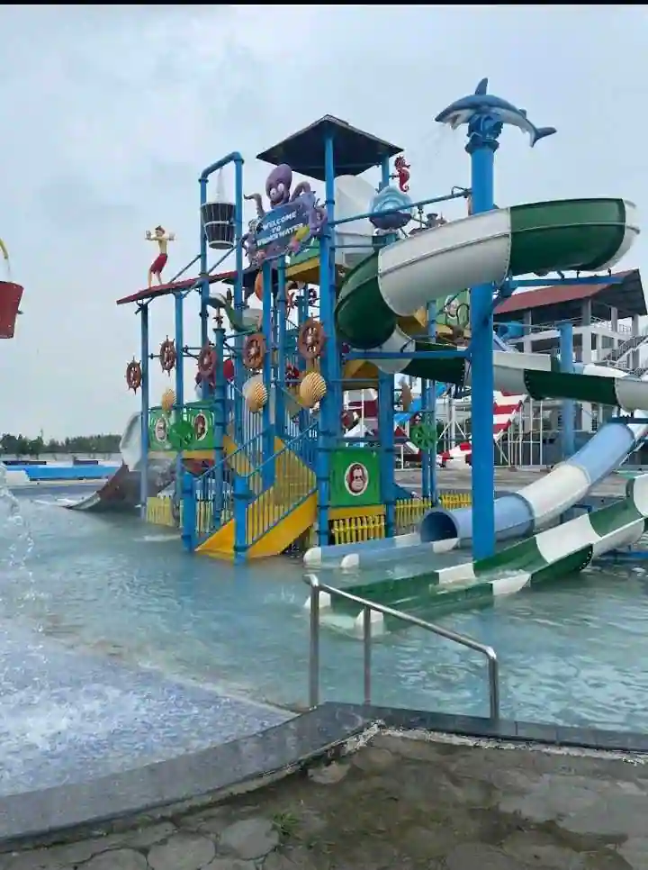Waterpark Wallpaper Whatspaper
