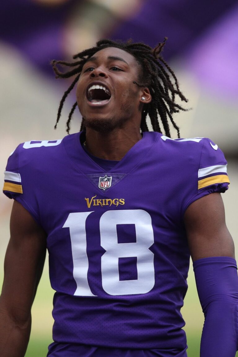 4K Griddy Wallpaper | WhatsPaper